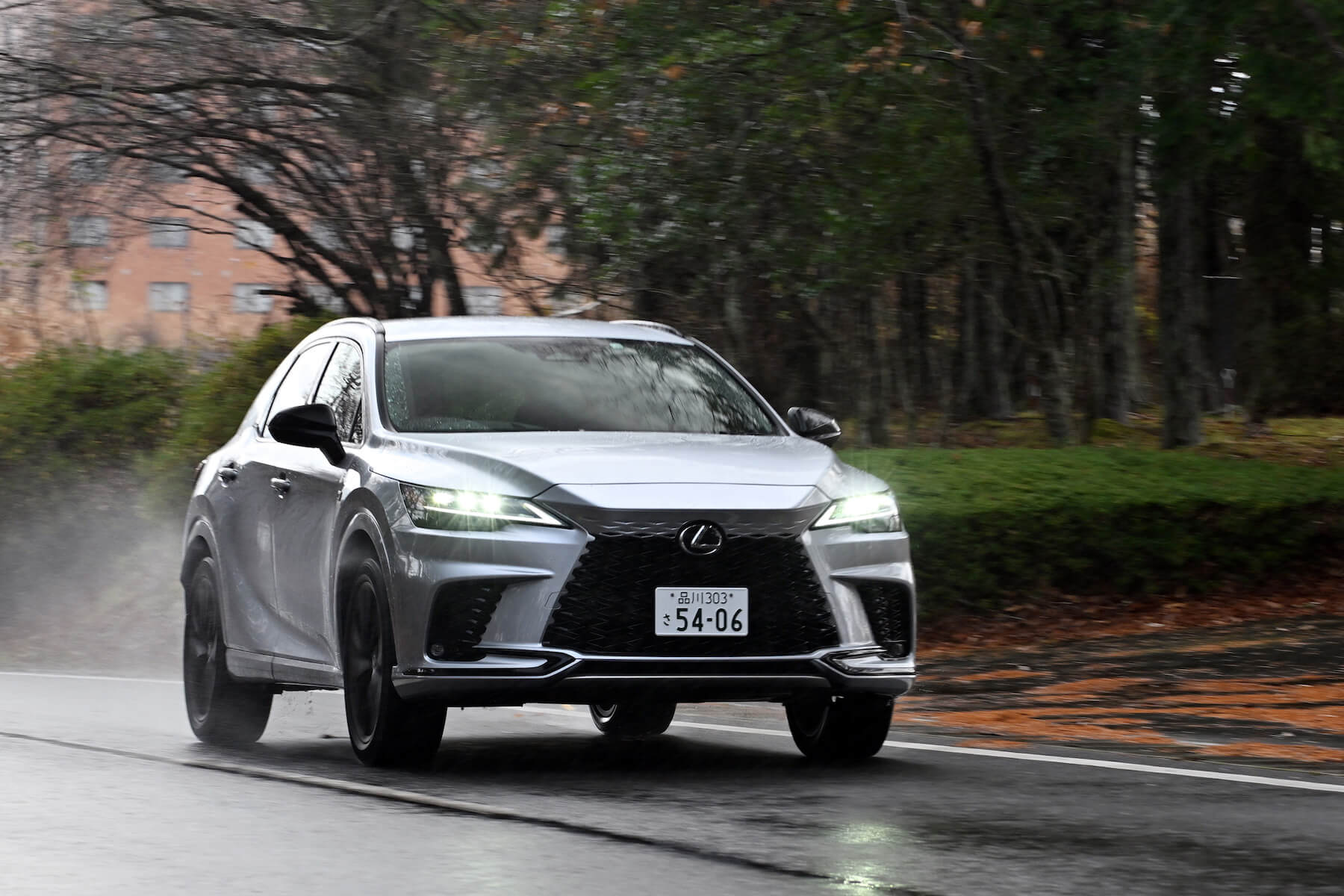 RX500h“F SPORT Performance”・RX500h“F SPORT Performance”に投入された「レクサス電動化技術の進化版」とは ～ Car│moment NEWS