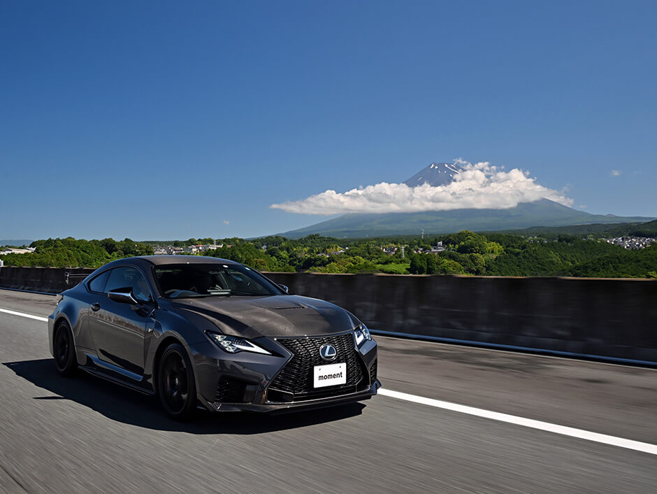 RC F “Performance package”・「LEXUS RC F “Performance package”」の魅力はコンマ1秒を ...