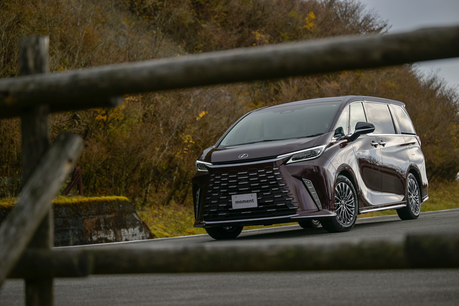 LEXUS LM500h “version L”・LEXUSの3列シートモデル「LM500h “version L”」がもたらすショーファー ...