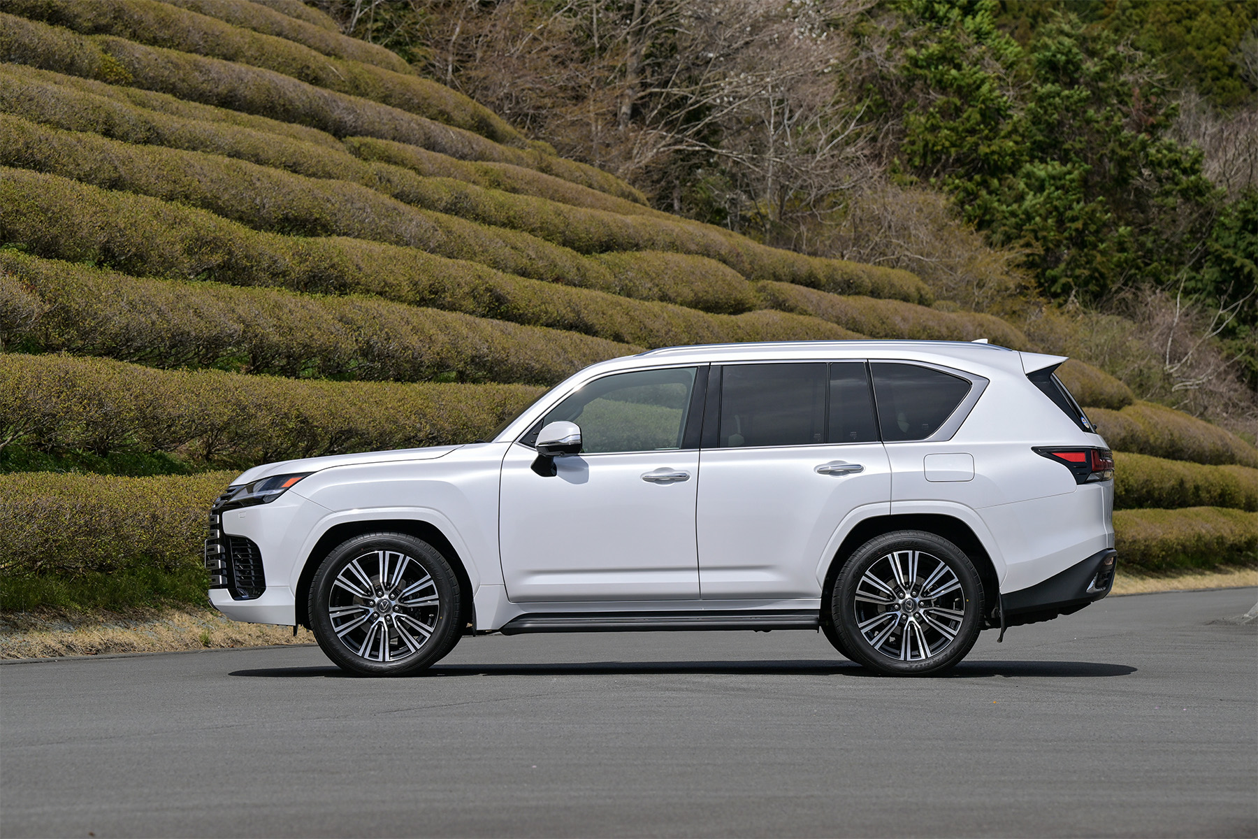 LX600／LX700h・LEXUS LXの機能とメカニズムの改良、そして新開発ハイブリッドシステムを搭載した「LX700h」の登場で真価は極まる ～ Car│moment NEWS